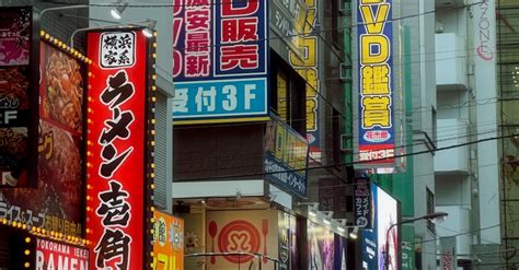 24 시간 Dvd 간판 거리 거리 사진 건축 관광 군중 기술 네온 불빛 다채로운 대도시 도시 도시 생활 도시 정글 도시 풍경 도시의 도시의