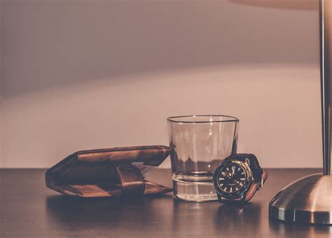 무료 이미지 손목 시계 아침 유리 컵 돈 음주 램프 조명 정물 그림 지갑 디자인 모양 아직도 인생