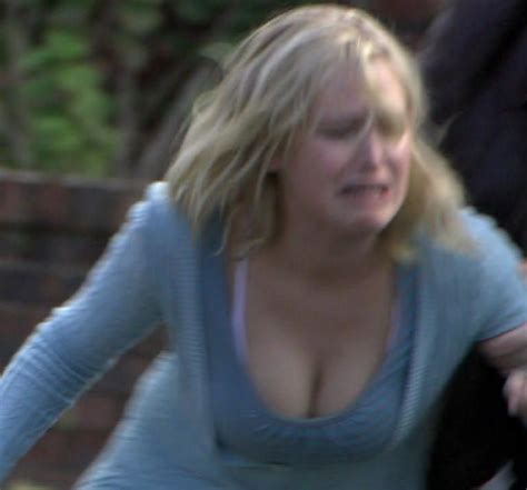 Голая Элиза Тейлор в Rush Голая Элиза Тейлор в Rush