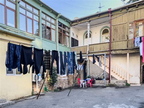 გორგასალის ქუჩა და 28 სართულიანი სასტუმრო ყოფილი სამთავრობო ავტოსადგომის ნაცვლად Kalaki Ge