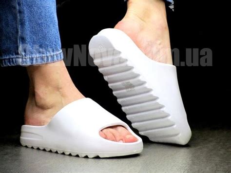 Шльопанці білі літні з пінки — ціна 540 грн у каталозі Шльопанці Купити жіночі речі за доступною