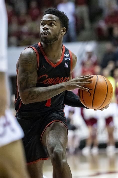 Houston Basketball Player Jamal Shead Cleans Teammates Mess New York Post