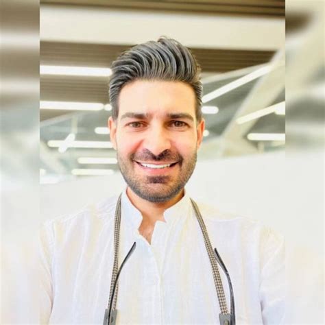 رضا رمضان‌زاده، زندانی سیاسی در زندان تهران بزرگ در شرایط نامناسب جسمی