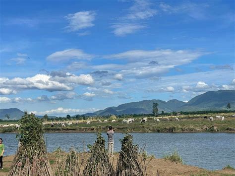 ឧកញ៉ា ភួ វាសនា នាំគណៈប្រតិភូវៀតណាម ទស្សនកិច្ចស្វែងរកឱកាសវិនិយោគ នៅខេត្តបាត់ដំបង