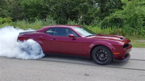 2019 Dodge Hellcat Redeye Widebody Burnout Youtube