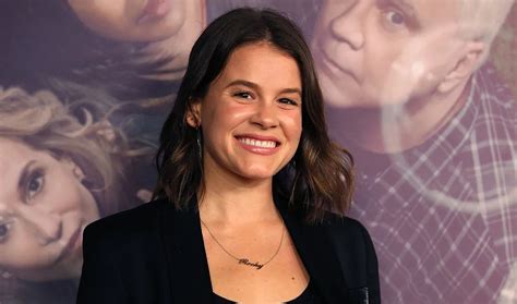 21 Extraordinary Facts About Sosie Bacon