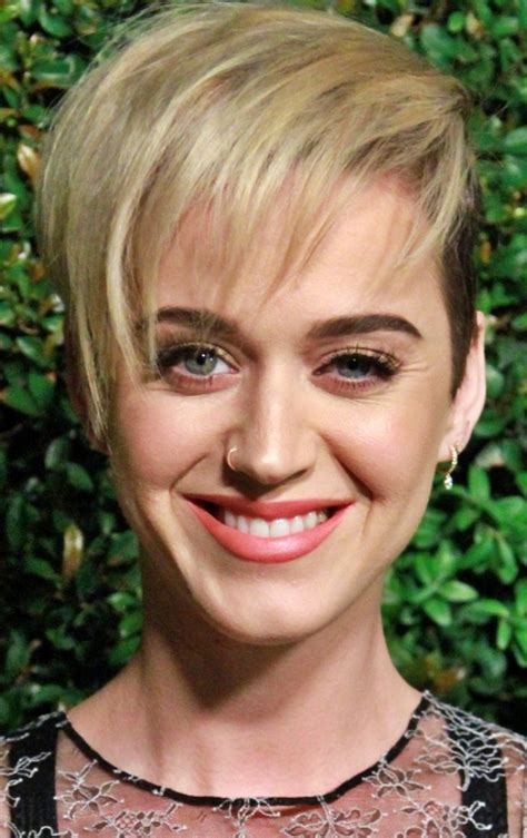 12 Most Popular Short Pixie Cuts For Oval Faces