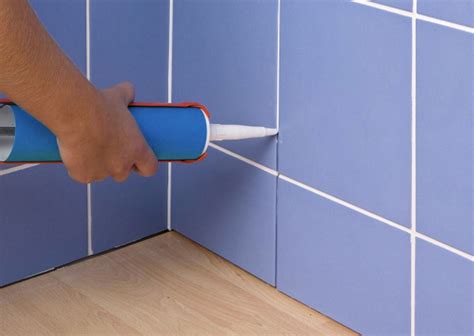 Как нанести затирку на плитку: технология эстетичного ремонта / Как ...