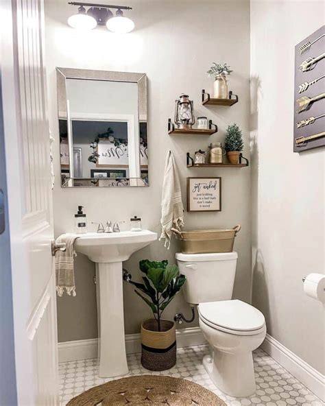 28 Easy Small Bathroom Décor Ideas That Pack A Punch