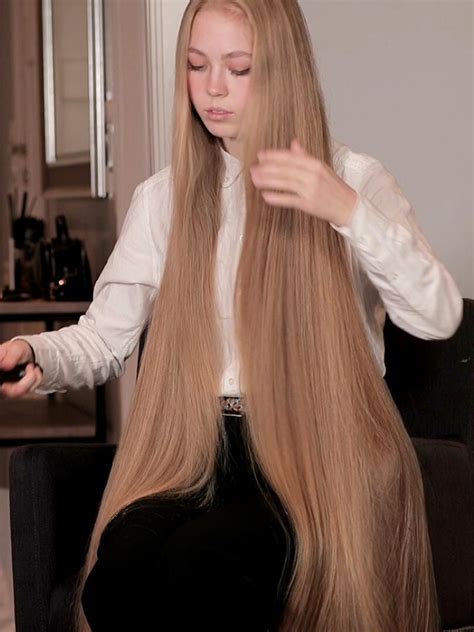 Video The Extreme Long Hair Enthusiast