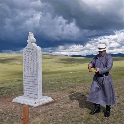 Ц Анандбазар Айргандаа зориулж ХӨШӨӨ босгосон юм