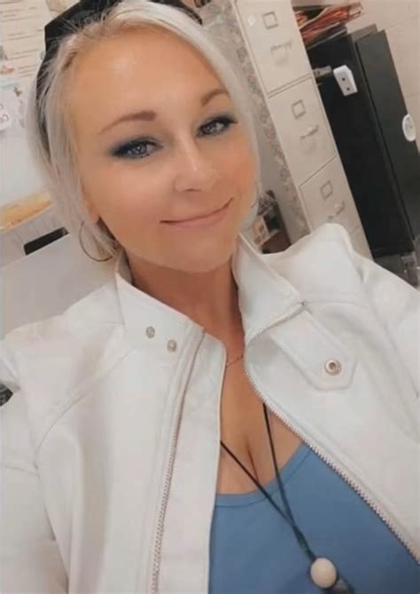 美38岁人妻教师 性侵12岁男生 兼上网向多童发照求性交 星岛日报