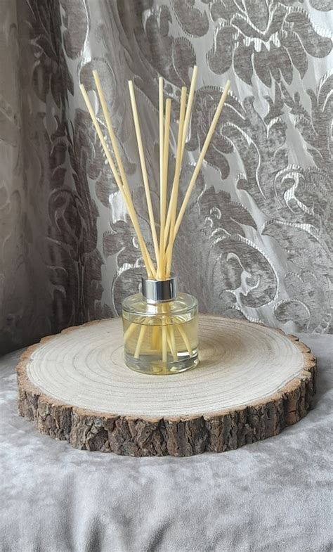 Apothecary Reed Diffuser Clear Glass Premium Fragrance Oils Vegan Friendly 8 Natural Fibre Reeds