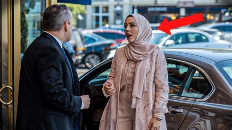 서비스를 거부 한 무슬림 여성이 새 주인으로 돌아옵니다 Youtube