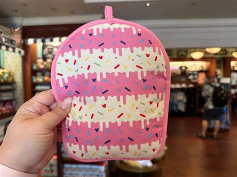 Disney Munchlings Strawberry Gummies Are Too Sweet To Resist