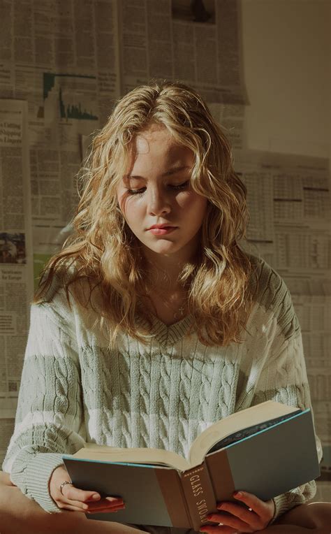 Anna Duboc Seeks A Love She Could Die For In “poetry”