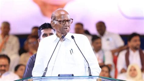 Sharad Pawar । शरद पवार यांच्यासमोर लोटांगण घालून पाया पडणार