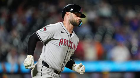 Christian Walker Back In The Lineup Lourdes Gurriel Jr To The Il