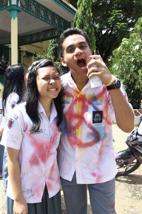 Gambar Baju Kelulusan Smk Dunia Belajar