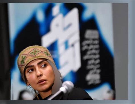 عجیب ترین حجاب مونا کرمی عکس خانم بازیگر در کنفرانس خبری