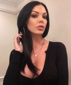 The Hottest Photos Of Vivian Kindle Thblog