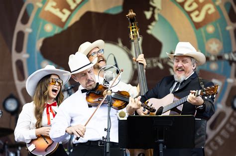 Sierra Hull Joins Earls Of Earl Scruggs Music Festival Facebook