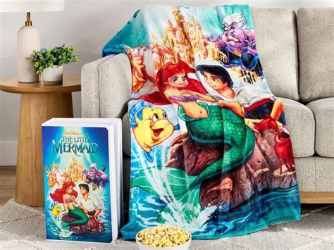 Disney Movie Throw Blankets W Vhs T Box Just 19 98 On