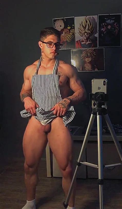 Fit Guy Showing Off His Huge Bulge