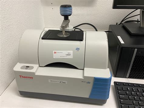 Thermo Fisher Ftir Spectrometer Model Nicolet Is5 With Id5 Atr