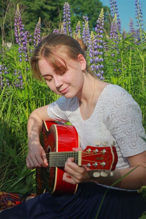 Игра на гитаре Гитара Игра на гитаре Красота