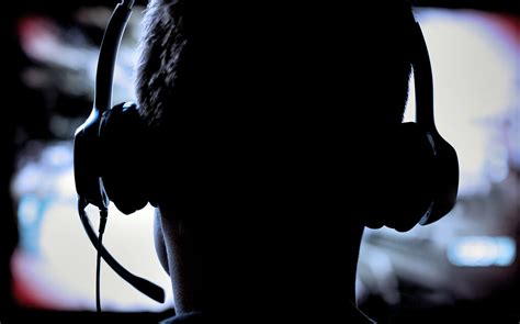 scammer network recruits penniless gamer army threatdown by
