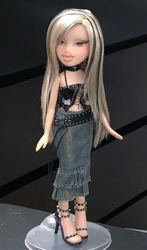61 个 Bratz 💅💅💅 点子 敷料 生物科技 芭比