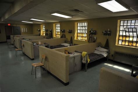 Image Result For Orange Is The New Black Set Designing Secure