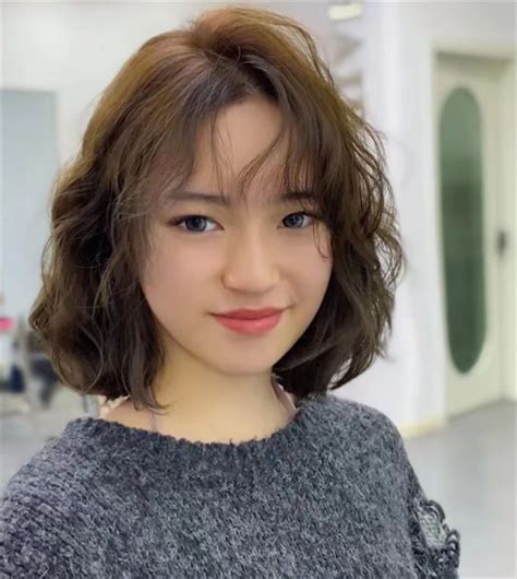 慵懒蓬松蛋卷发 春季流行卷发推荐 女生卷发 美发站