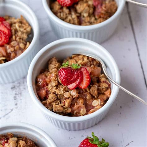 Easy Strawberry And Apple Crumble Recipe Ladypeartree