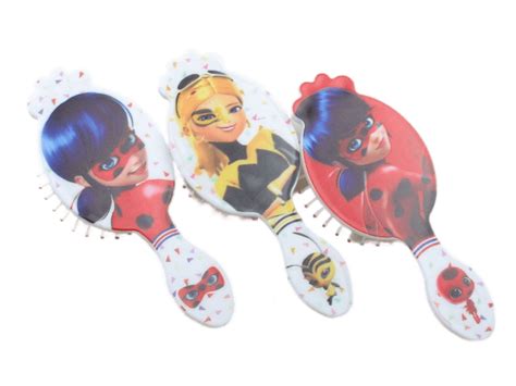 لوازم کودک با طرح کفشدوزک و دختر کفشدوزکی دلبند