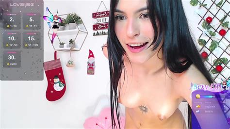 Daris Show Her Moves