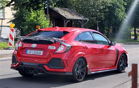 Honda Civic Hatchback Modified Red