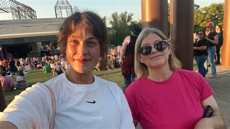 11124 B 105 Country Club Member Moe Gray B 105 • Wube 1051fm