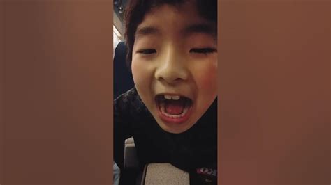 기차에서 엄마 몰래 먹방 Youtube