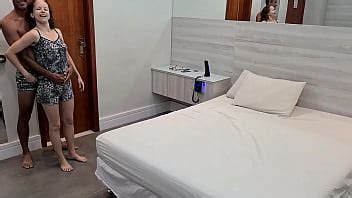 Por tras das cameras da gravação com a esposa safada fodendo com outros homens pela primeira vez