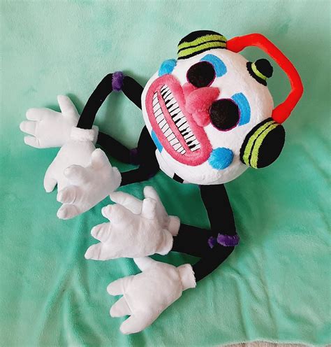 Dj Music Man Djmm Animatronic Fnaf 129” X 276” 33 Cm X 70 Cm