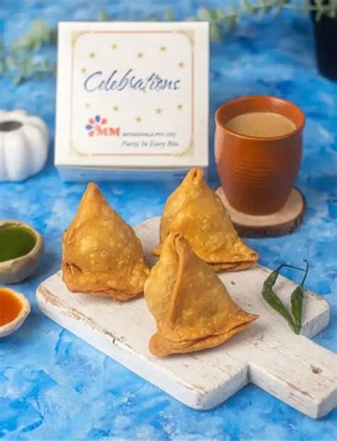 Samosa At Rs 27 Piece Vegetable Samosa In Mumbai Id 2852910138748