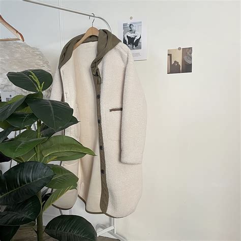 오버핏 골덴 배색 양털 뽀글이 후드 롱 코트 도톰하고 부드러운 기모 패딩 점퍼 겨울후리스 자켓 에이블리