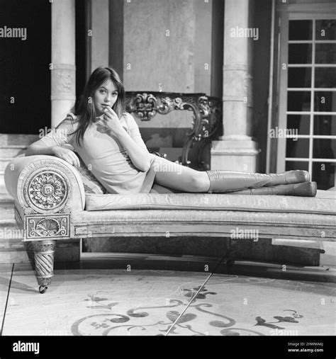 Lesley Anne Down Actress Fotos Und Bildmaterial In Hoher Auflösung