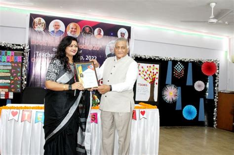 Tanu Gupta On Linkedin Its A Really An Honour To Get The Award On Teachers Day By Central