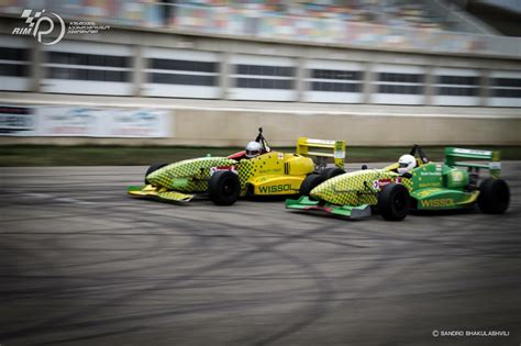 Geobazroba Ge წარმოგიდგენთ თანამედროვე ტექნოლოგიების მიხედვით შექმნილ ბეტონის იატაკებს გვაქვს