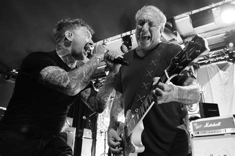 The Sex Pistols Surprise Fans With Secret Gig At 100 Club Axs Tv