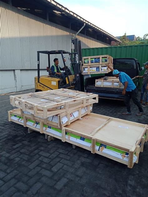 Java Cargo On Linkedin Unloading Lcl Lcl Loading Container Java Cargo On Linkedin Unloading Lcl Lcl Loading Container