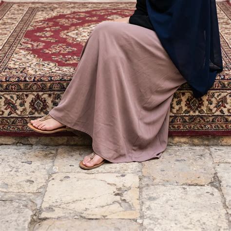 Arab Hijab Girl Feet Elegance And Style Ai Art Generator Easy Peasyai